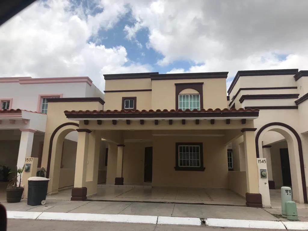 CASA EN RENTA 3 RECAMARAS AMUEBLADA EN PRIVADA. | Angulo Bienes Raíces